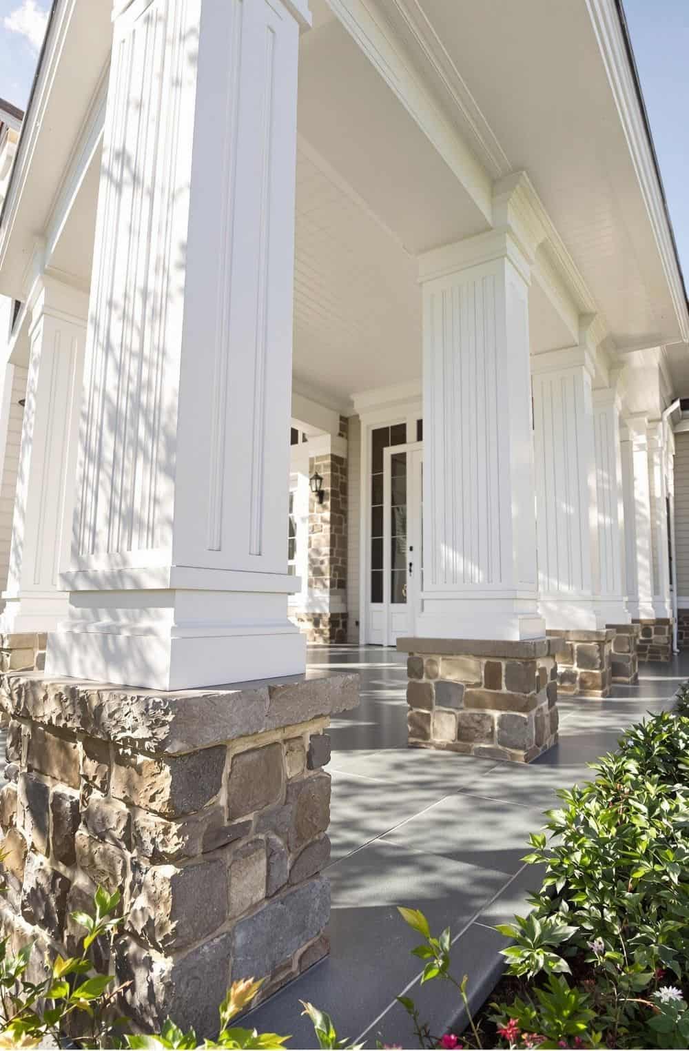 17 Stunning Ideas for a Successful Front Porch Makeover - Maison Maker